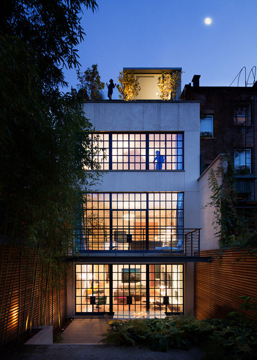 'MonoVisioN': An exhibition on photographer Scott Frances | ArchDaily