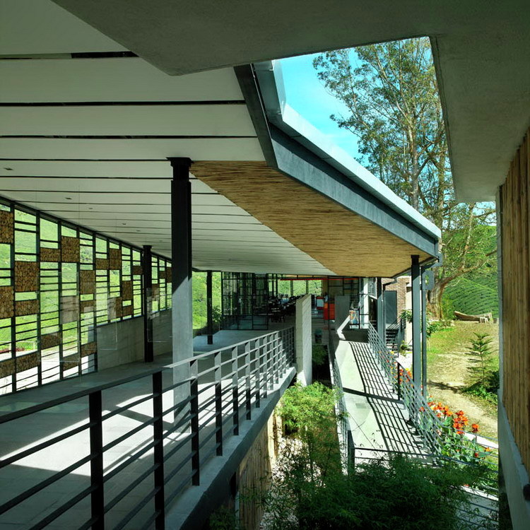 Gallery of Boh Visitor Center / ZLG Design - 5