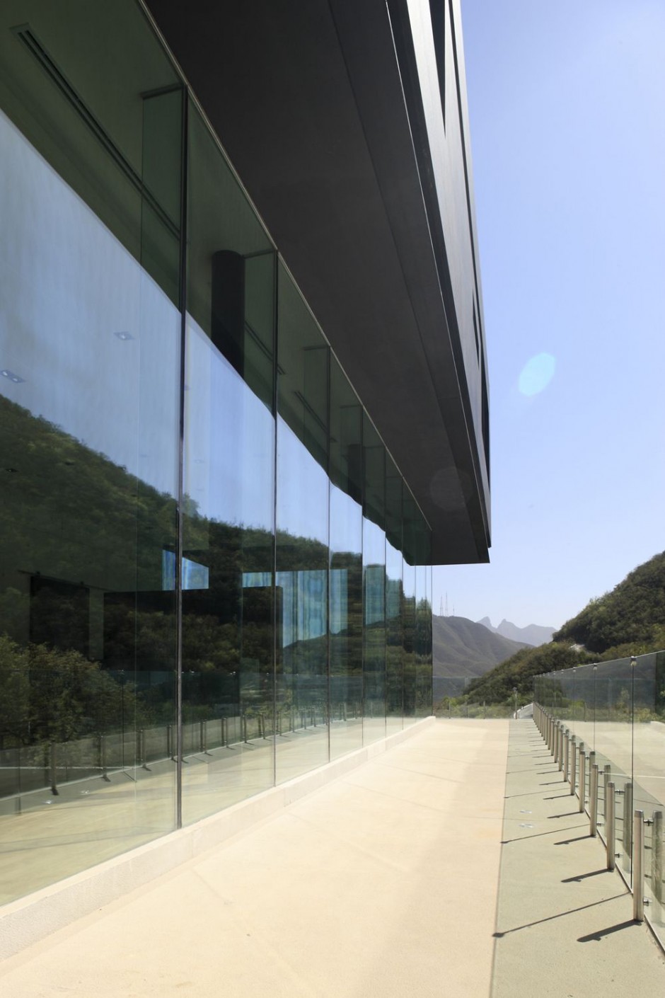 Gallery of BC House / GLR Arquitectos - 12