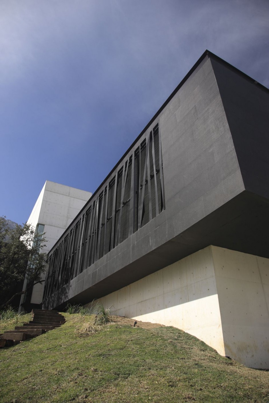 Gallery of BC House / GLR Arquitectos - 11