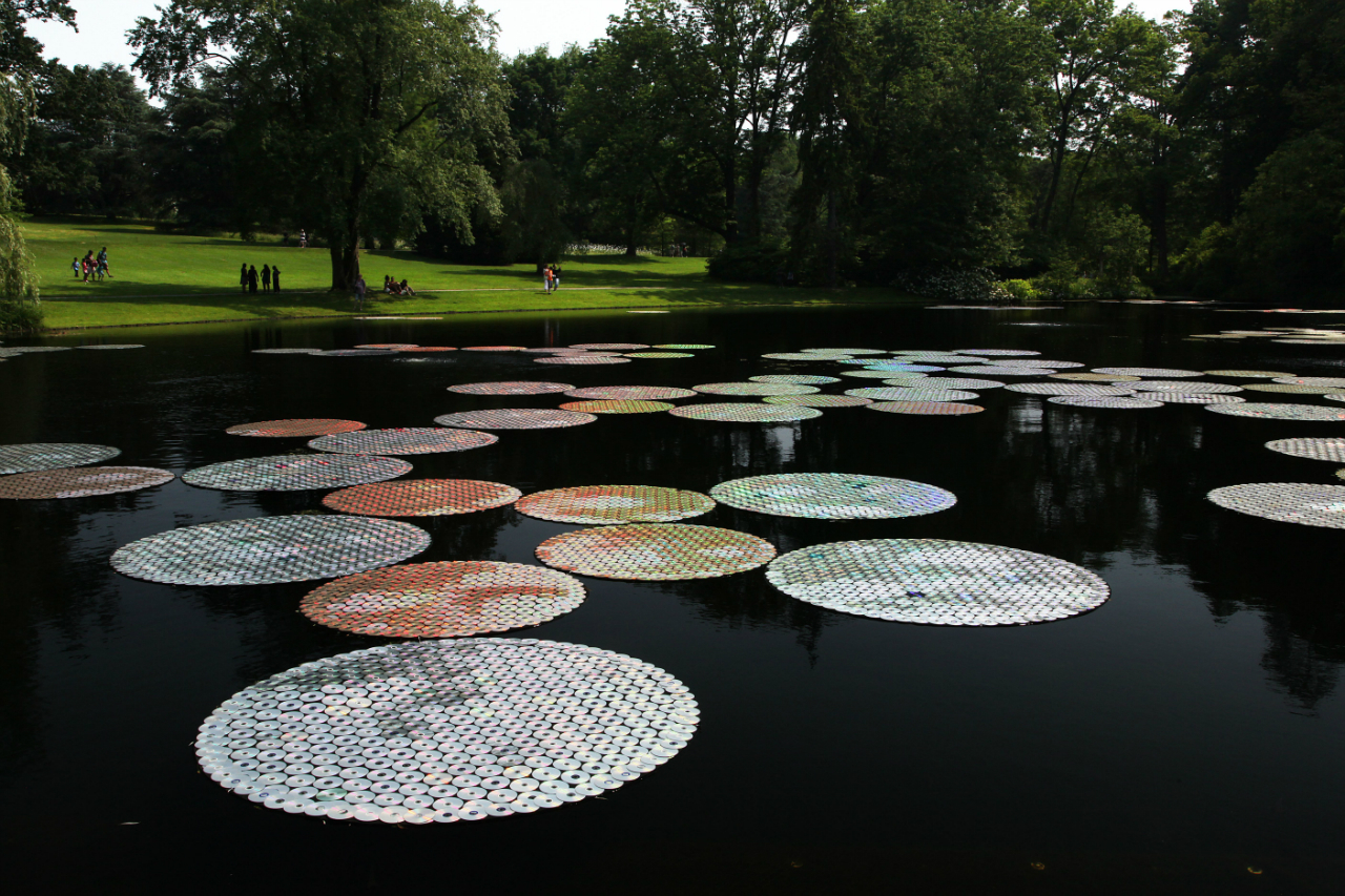 Gallery of Bruce Munro’s stunning LED Installations light up Longwood ...