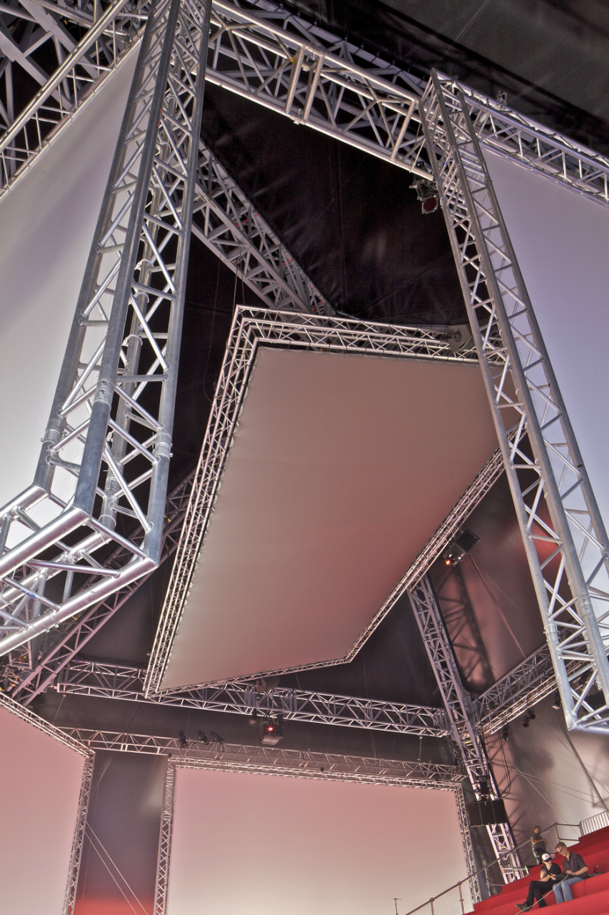 Gallery of Kanye West’s seven-screen pavilion / OMA - 12