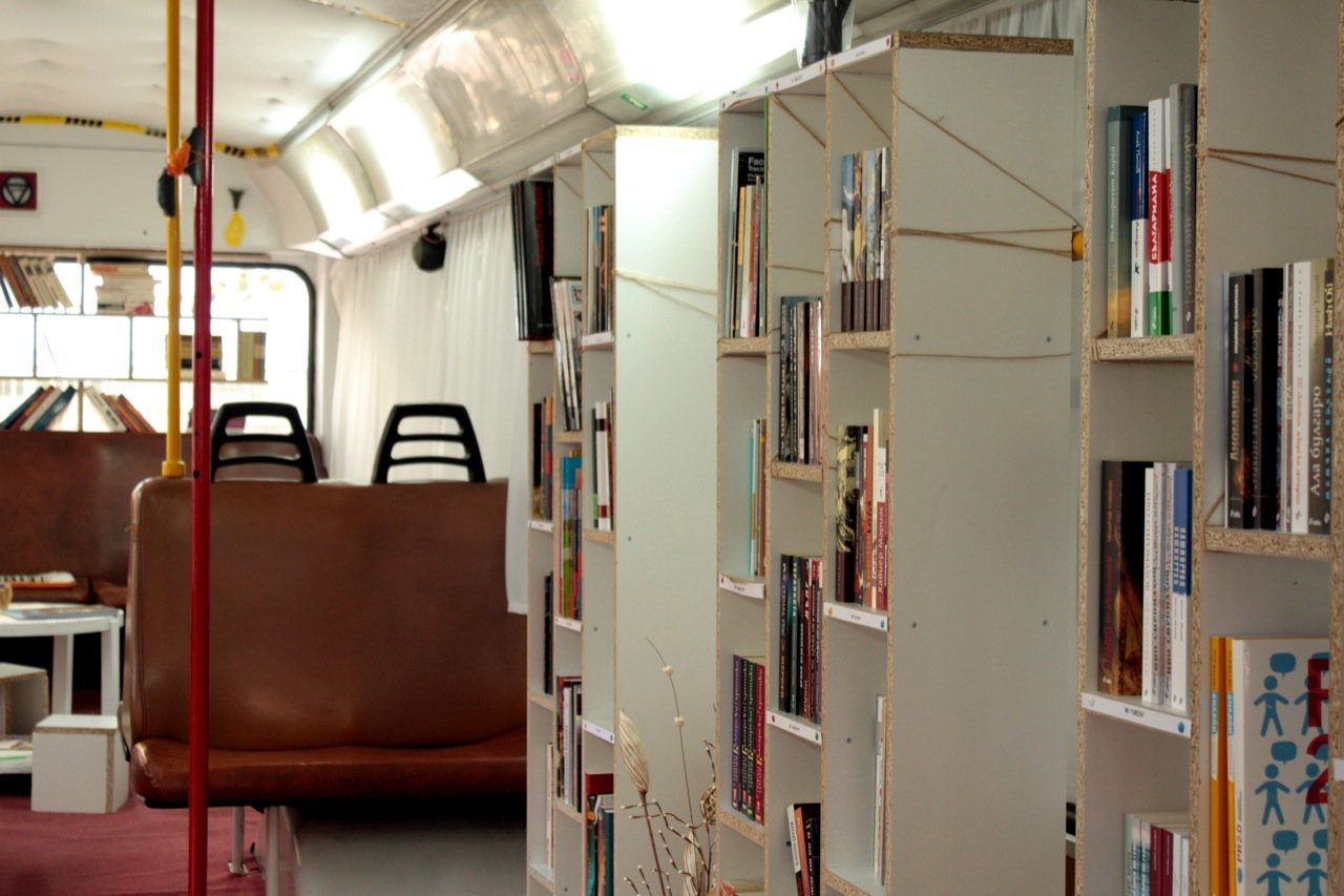 Gallery of New Otets Paisiy Public Library / Studio 8 1/2 - 7