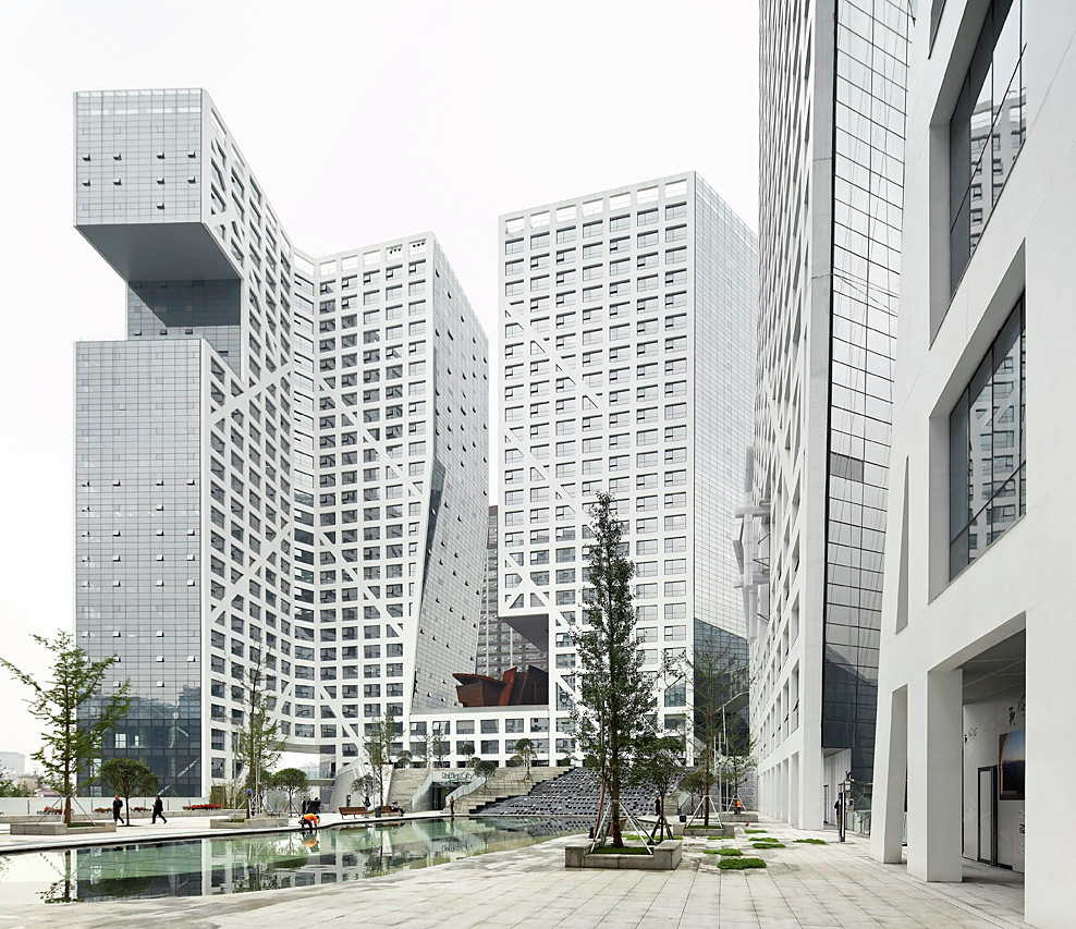 Gallery of Sliced Porosity Block / Steven Holl Architects, by Hufton ...