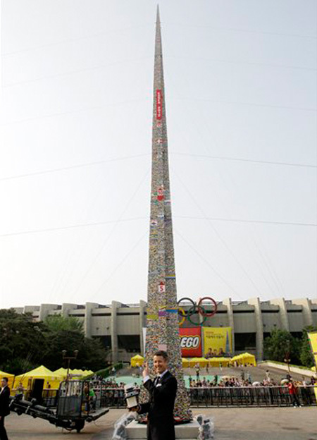 Video: La torre de LEGO más alta del mundo en Seúl | ArchDaily en Español