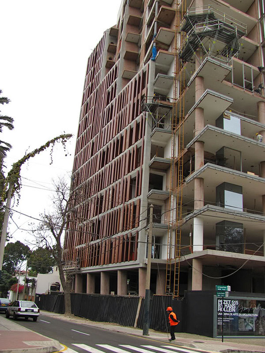 En Construcción Noticias: Hans Hollein realiza nuevo edificio en Lima, Perú | ArchDaily en Español