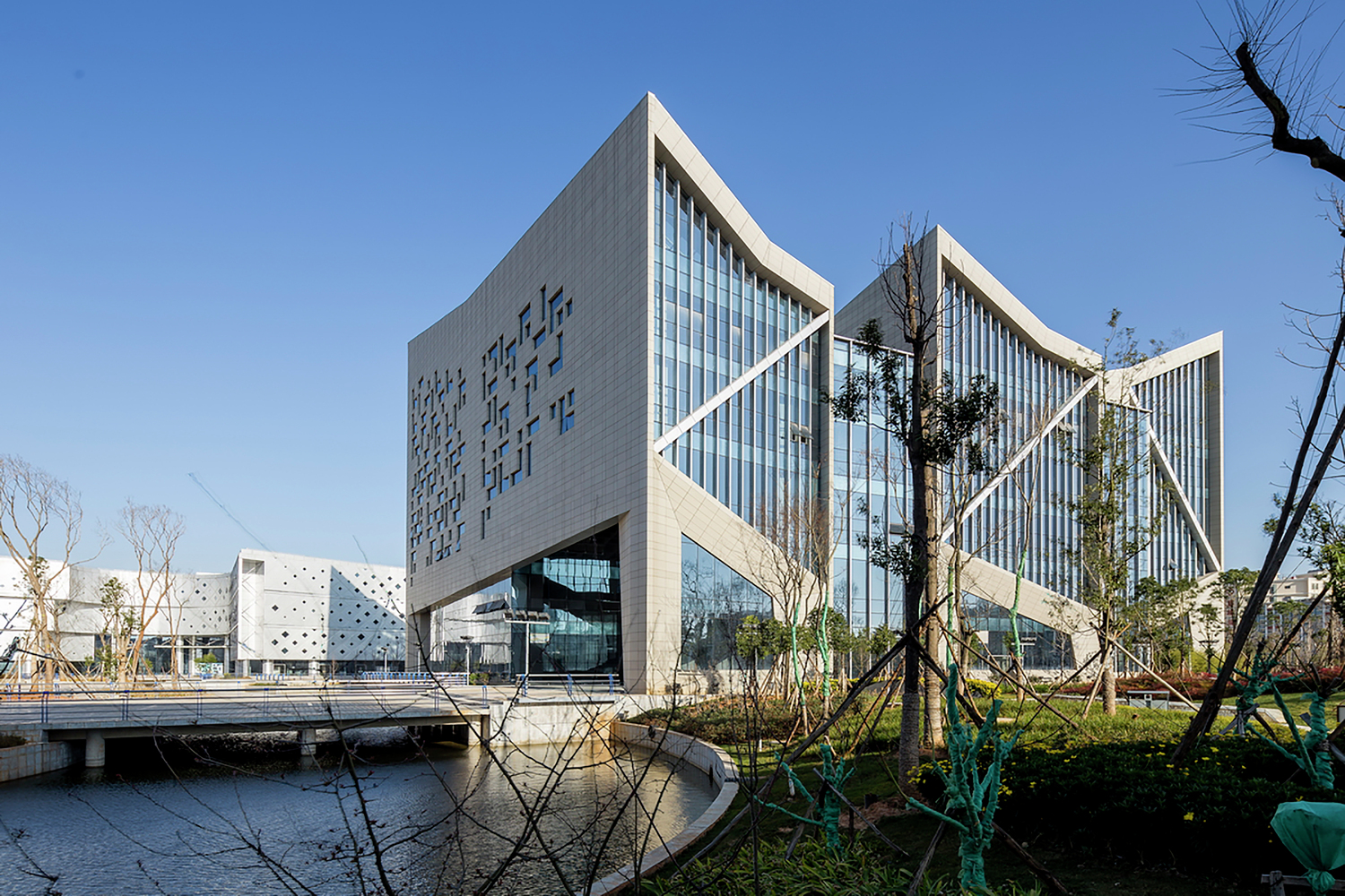 Gallery of Library for Qujing Culture Center / Atelier Alter Architects ...