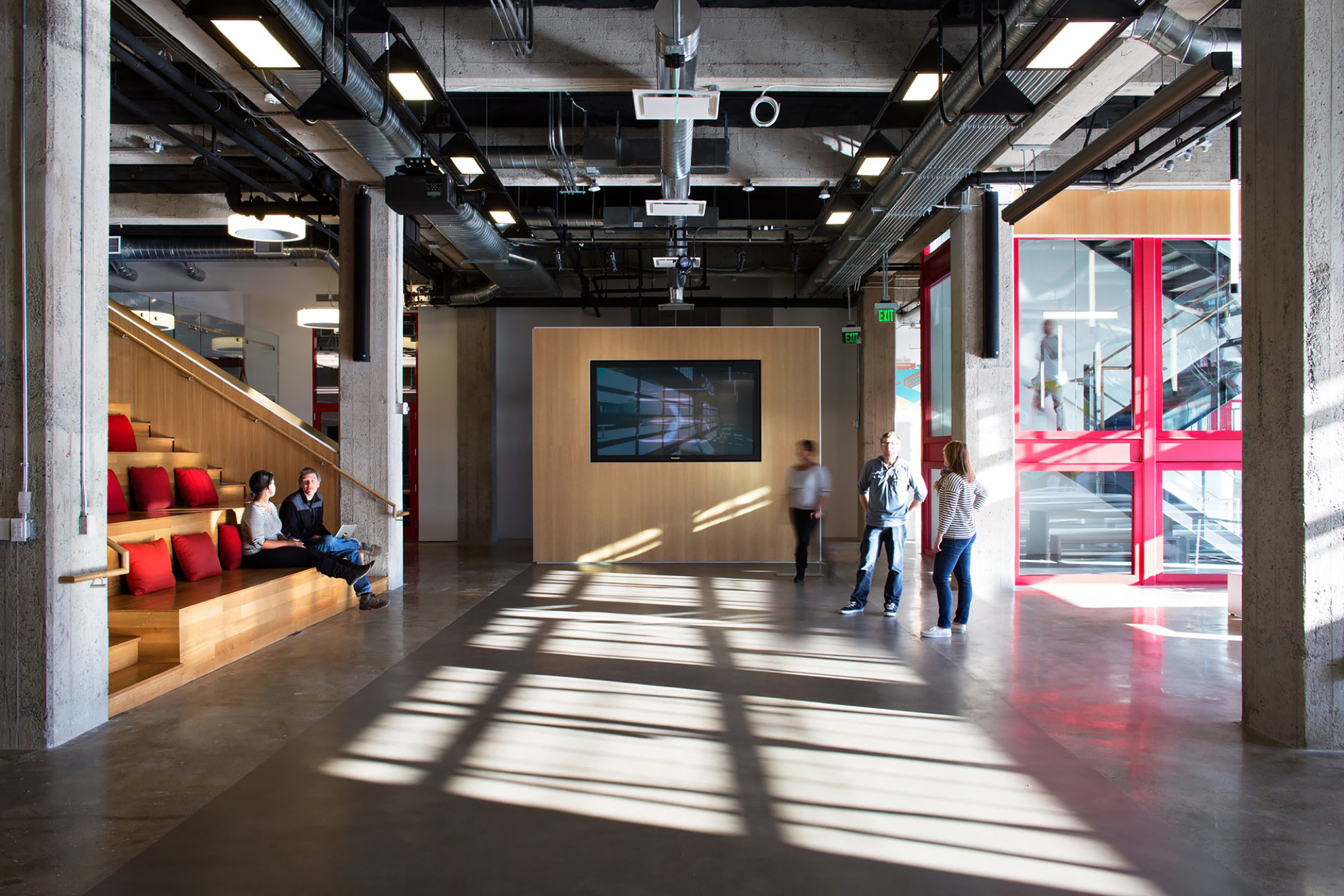 Gallery of PCH International Innovation Hub / ChrDAUER Architects - 18