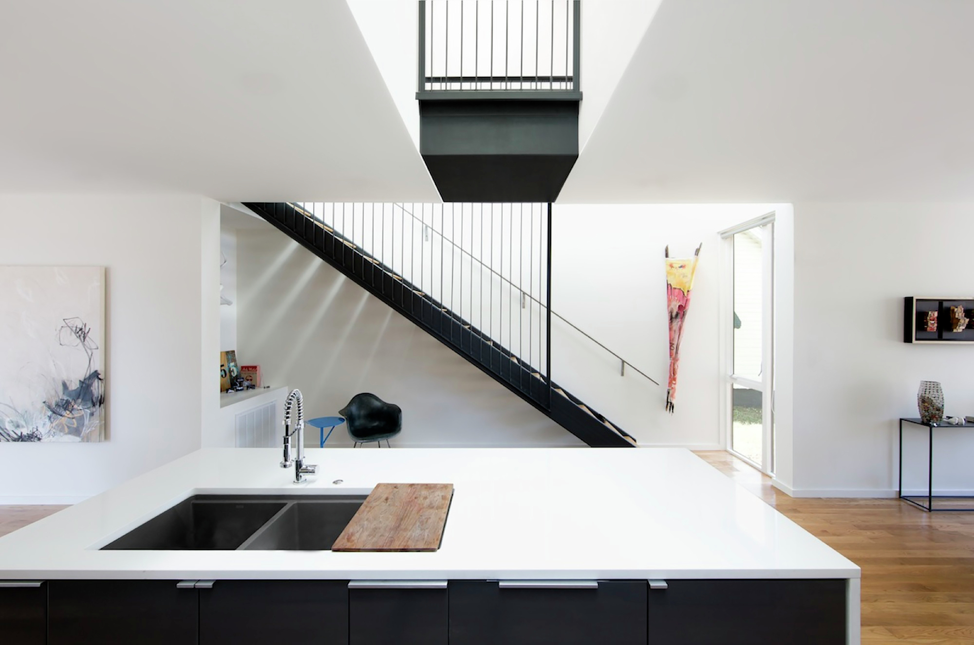 Galería de Compact Modern Duo / The Raleigh Architecture Co. - 13
