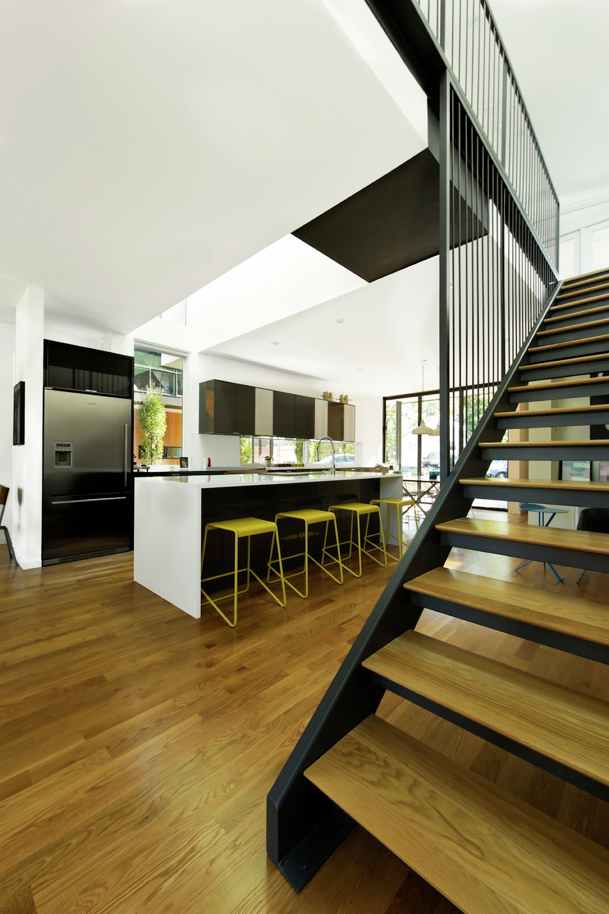 Galería de Compact Modern Duo / The Raleigh Architecture Co. - 10