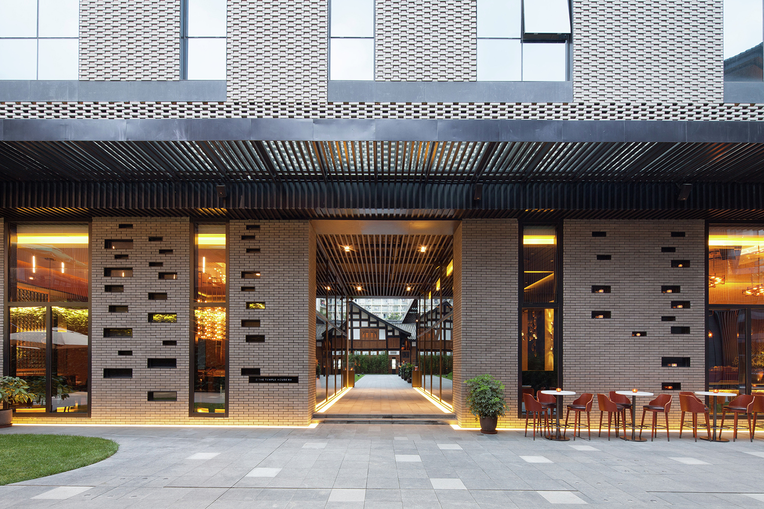 Galería de The Temple House / Make Architects - 6