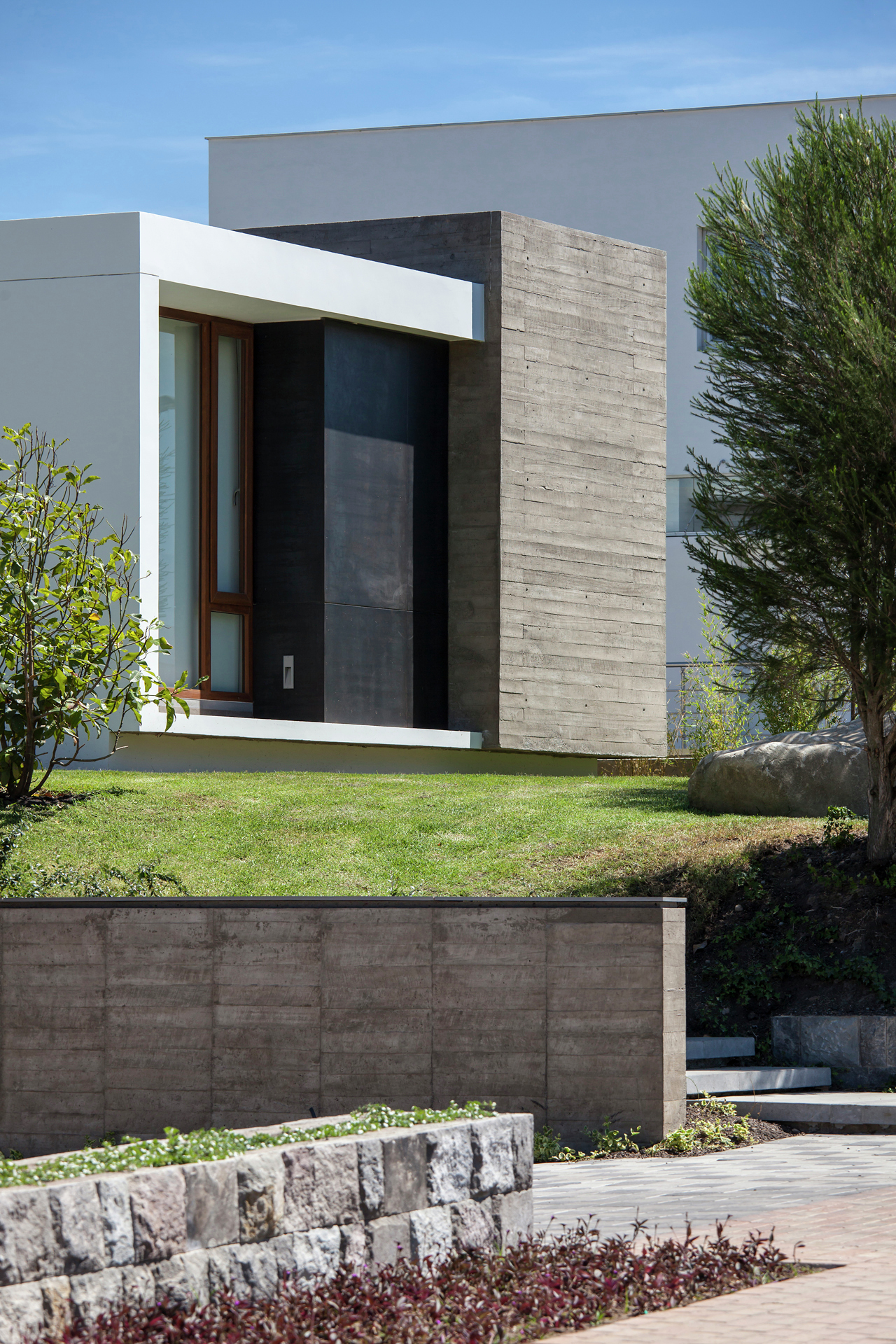 Gallery of NR2 House / Roberto Burneo Arquitectos - 17