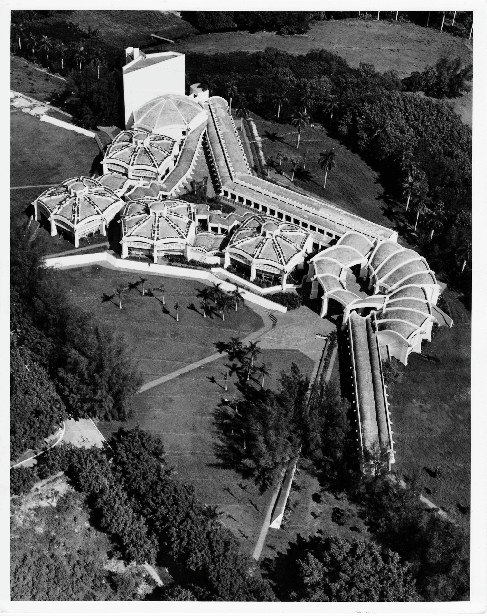 Unfinished Spaces premieres today on PBS | ArchDaily