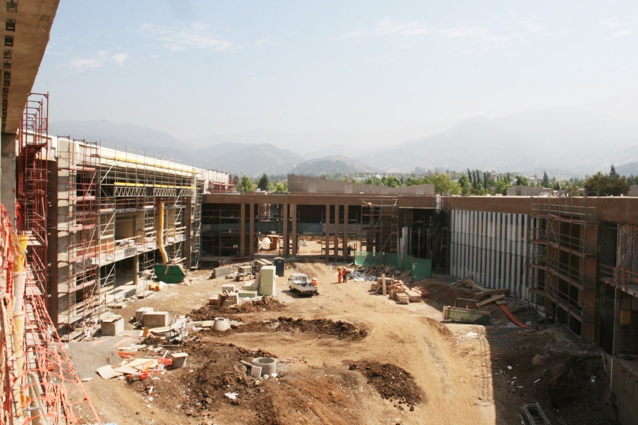 Galería de En Construcción: Santiago College / Guillermo Rosende ...