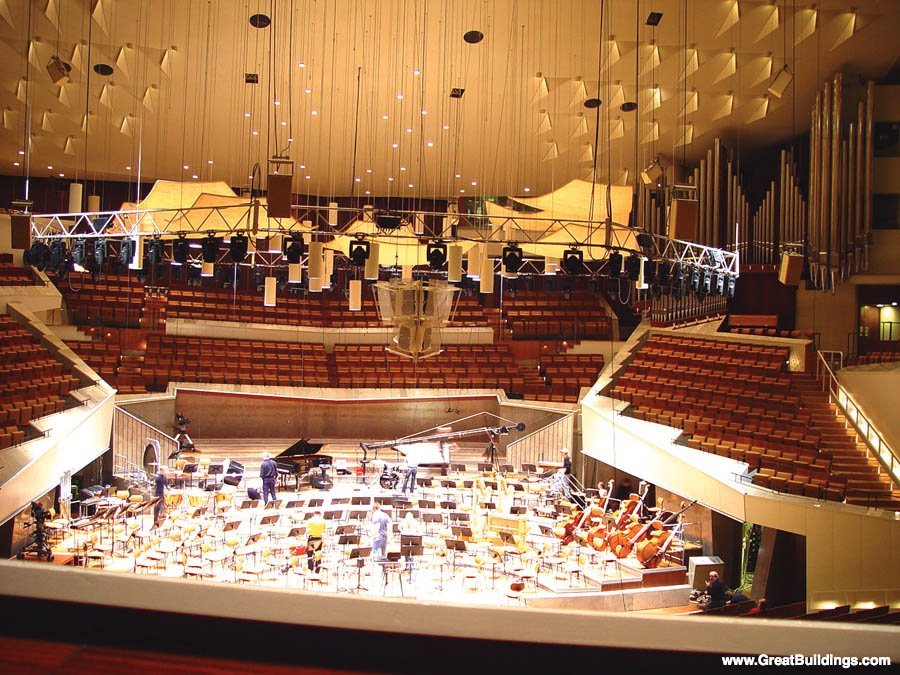 Gallery of Berlin Philharmonic Hall on fire - 9