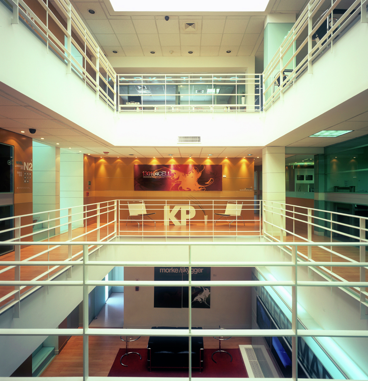 KP Alazraki Corporate Building / AD11 | ArchDaily