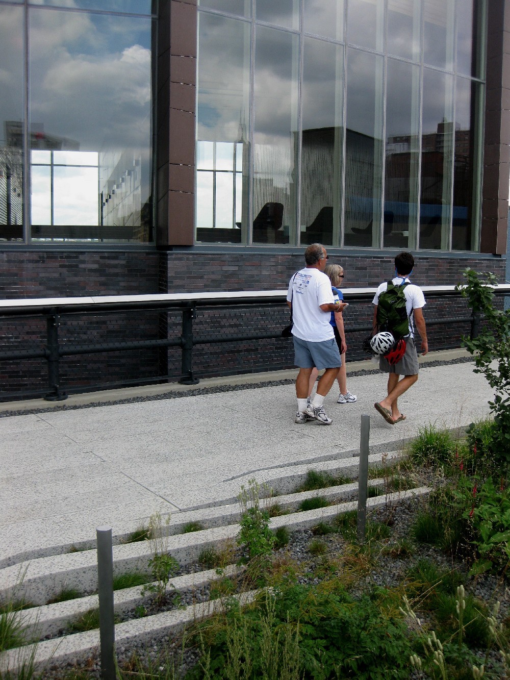 Gallery of First Hand on the Highline - 31