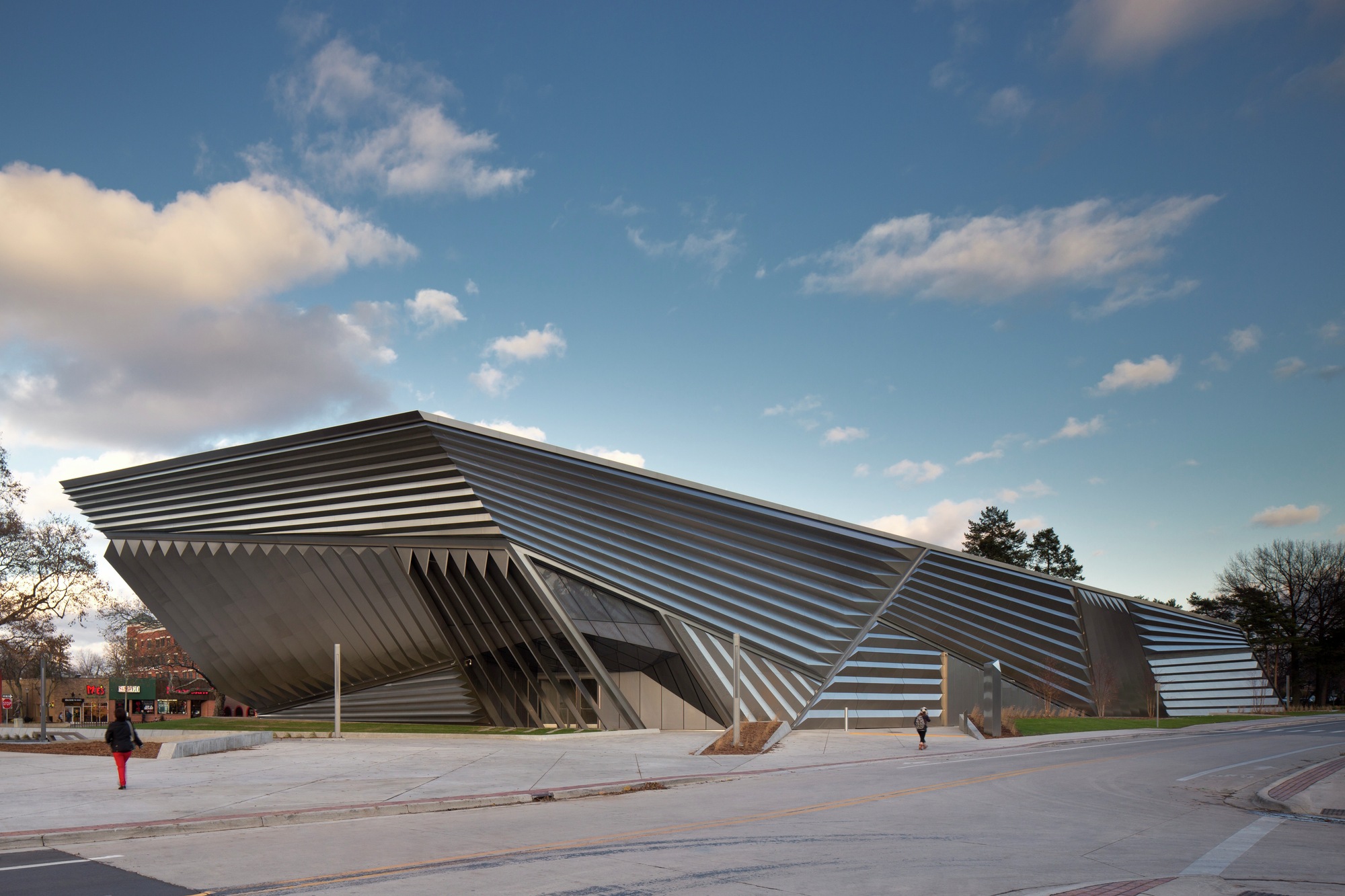 Gallery of Eli & Edythe Broad Art Museum / Zaha Hadid by Brad Feinknopf ...