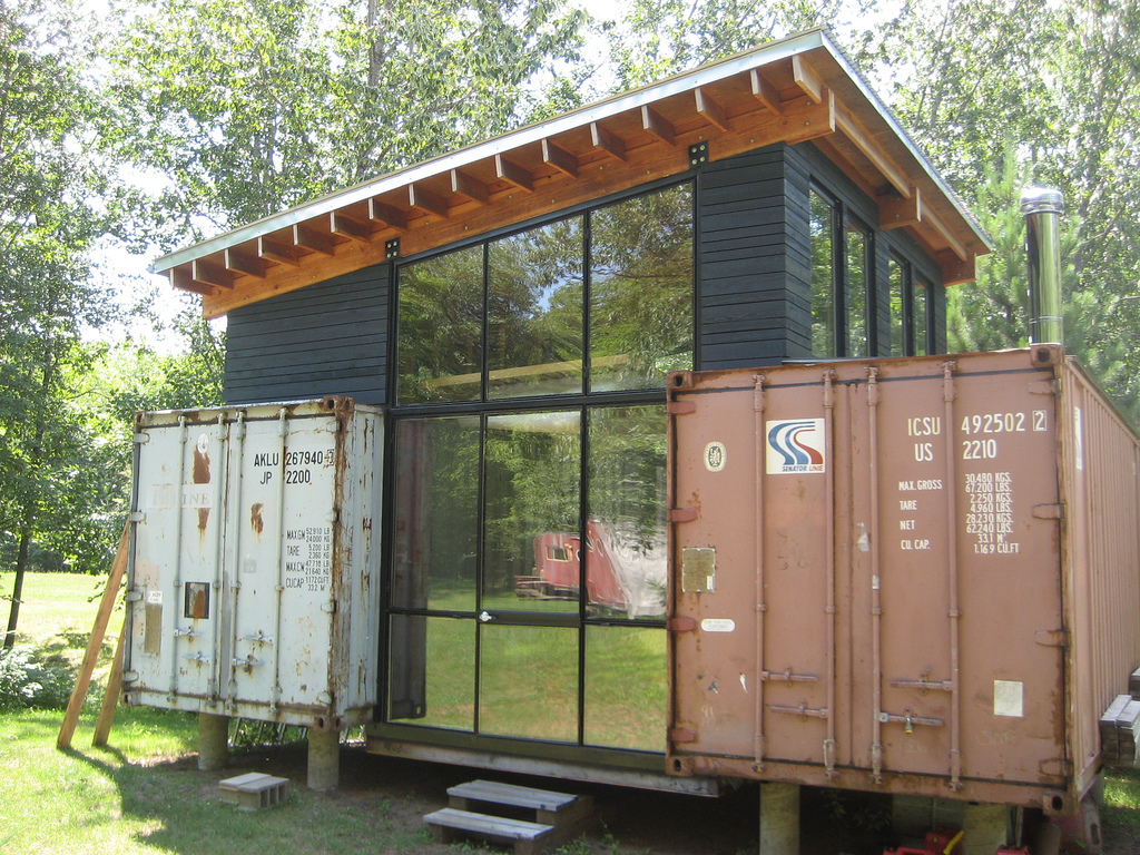 Gallery of The Pros and Cons of Cargo Container Architecture - 14