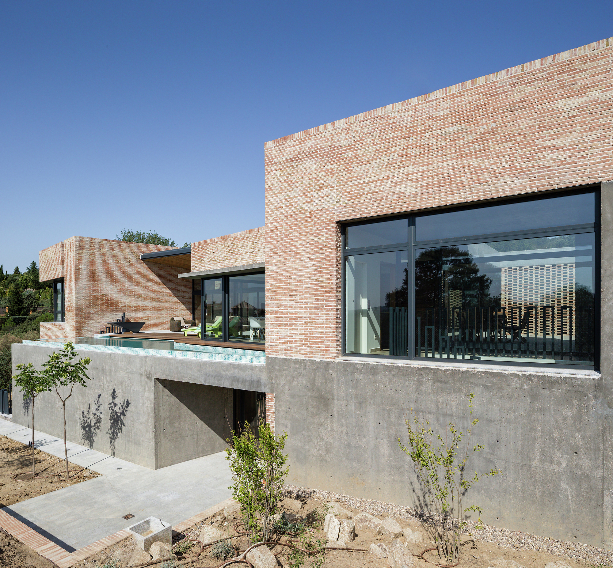 Gallery of Single Family House in Molino de la Hoz / Mariano Molina ...