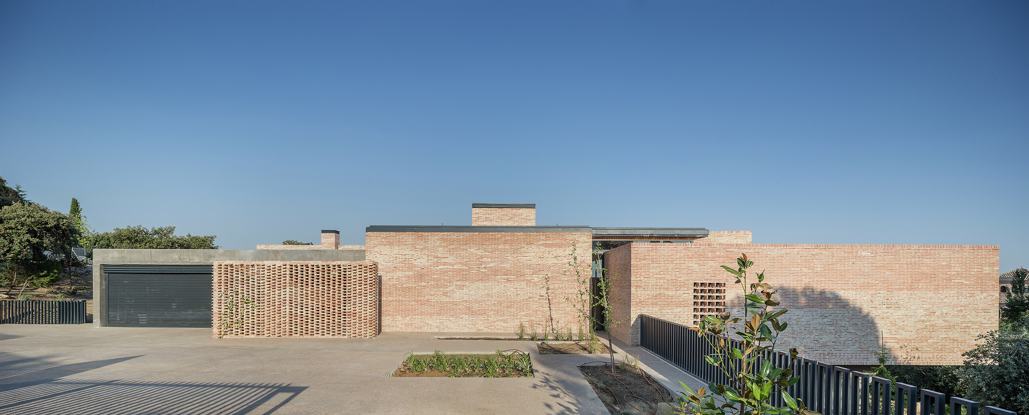 Gallery of Single Family House in Molino de la Hoz / Mariano Molina ...