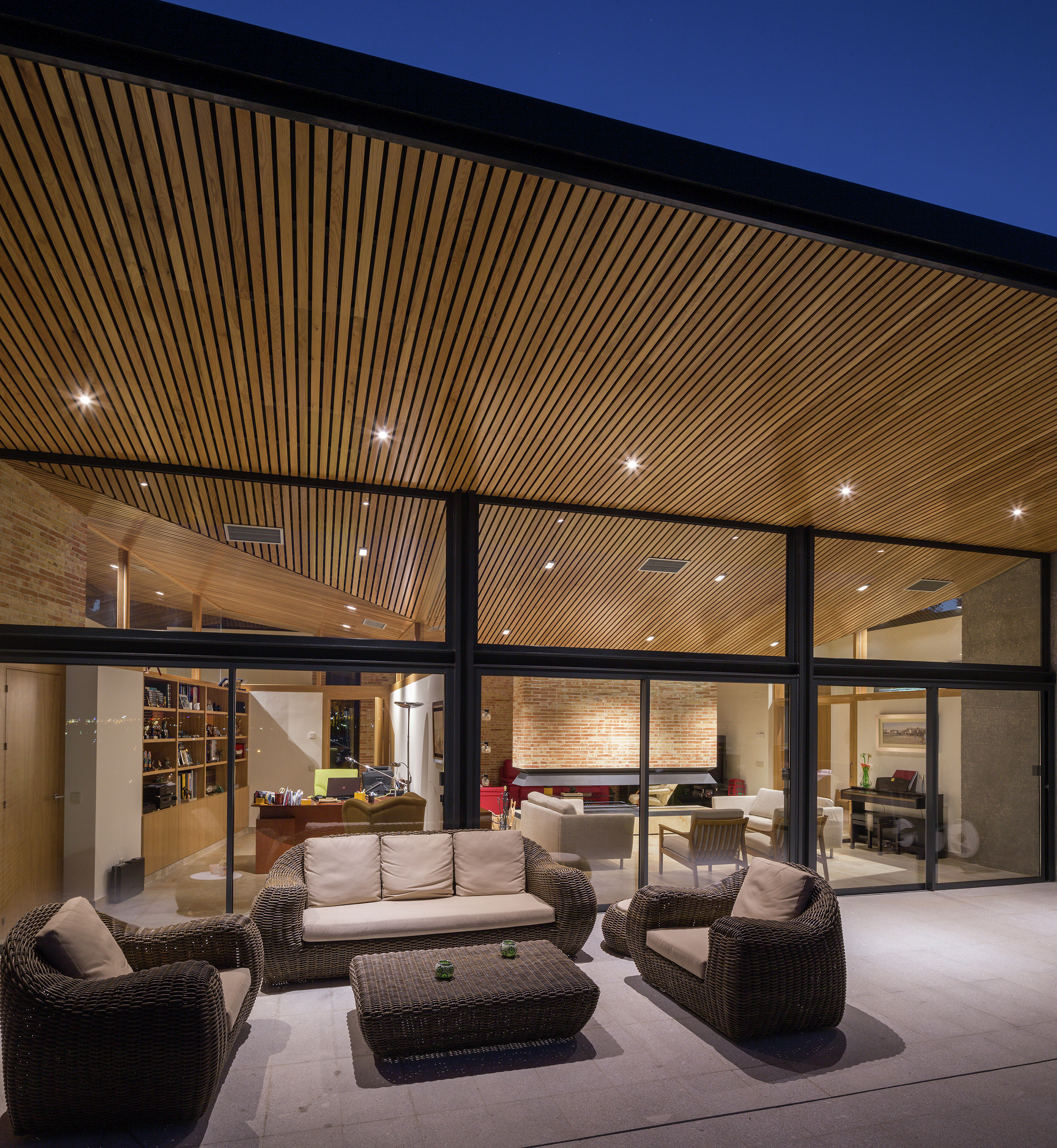 Gallery of Single Family House in Molino de la Hoz / Mariano Molina ...