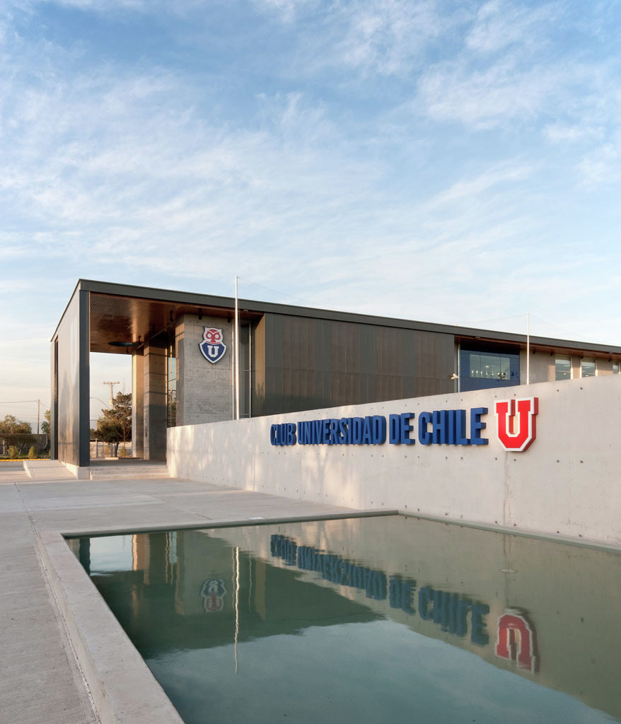 Gallery of Universidad de Chile Soccer Club / PLAN Arquitectos - 8