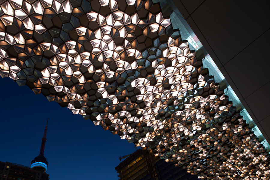 Maple Leaf Square Canopy / United Visual Artists | ArchDaily