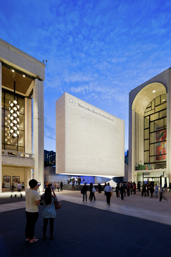 Lincoln Center Installation / DS + R | ArchDaily