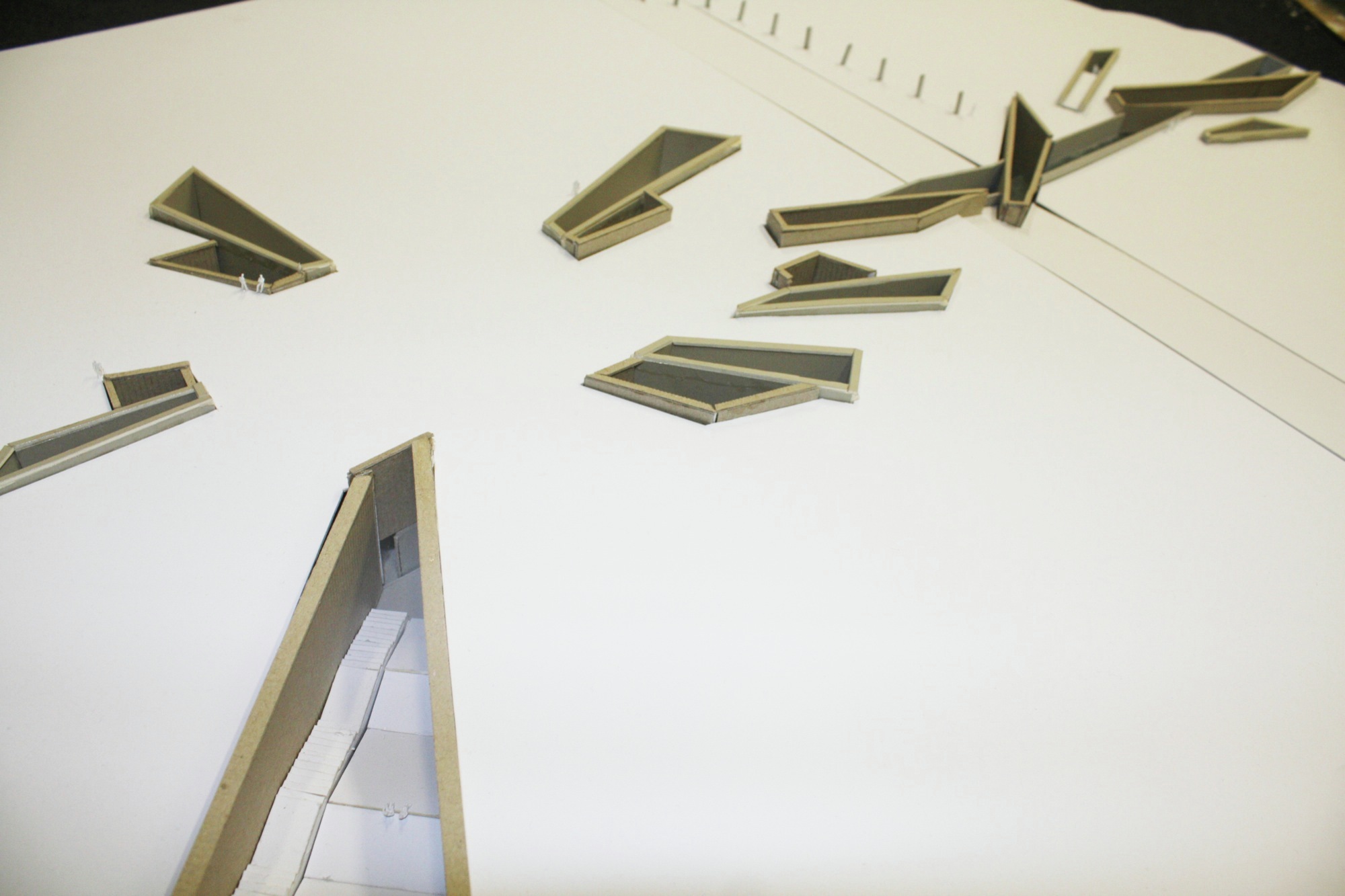 Gallery of Women at War / Charlotte Wilson - 5