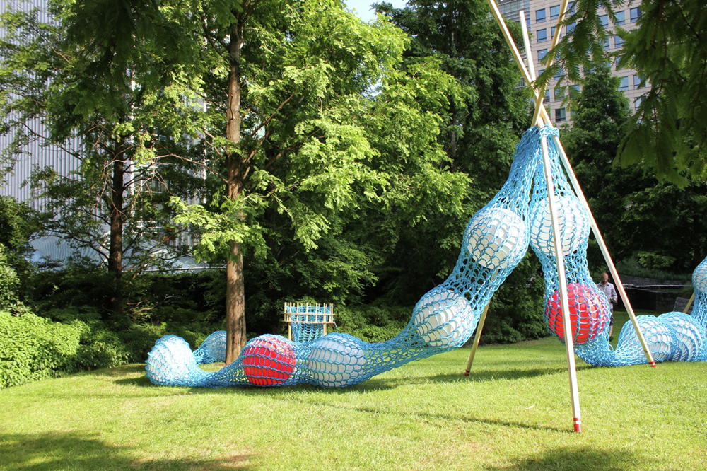 Gallery of Giant Knitting Nancy / Superblue Design - 3