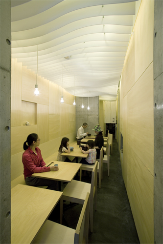 Gallery of Noodle Shop / ISSHO Architects - 12