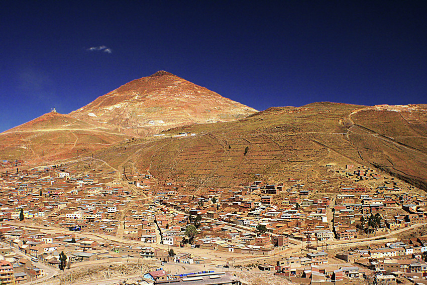 Gallery of Capilla para el Tio / Visiondivision - 11