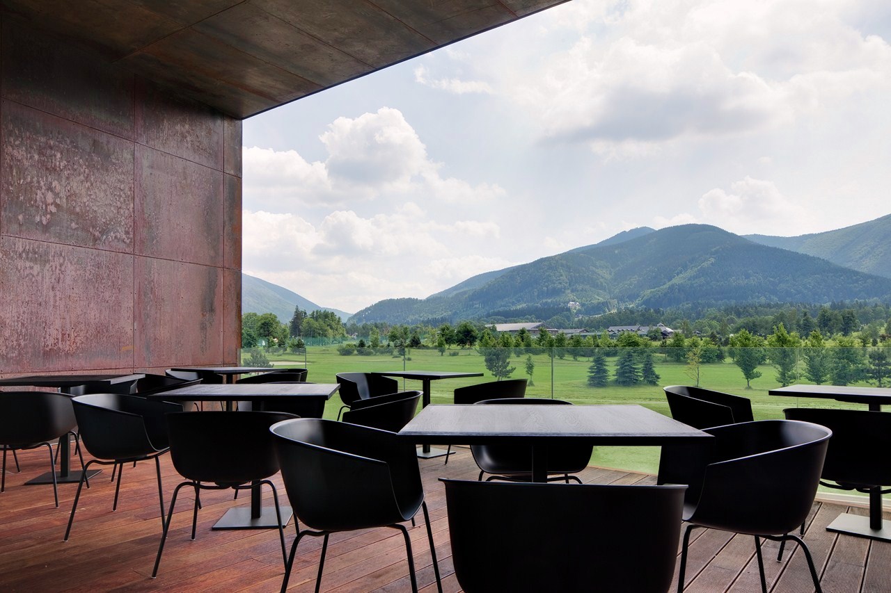 Gallery of Miura Hotel / Labor 13 - 4