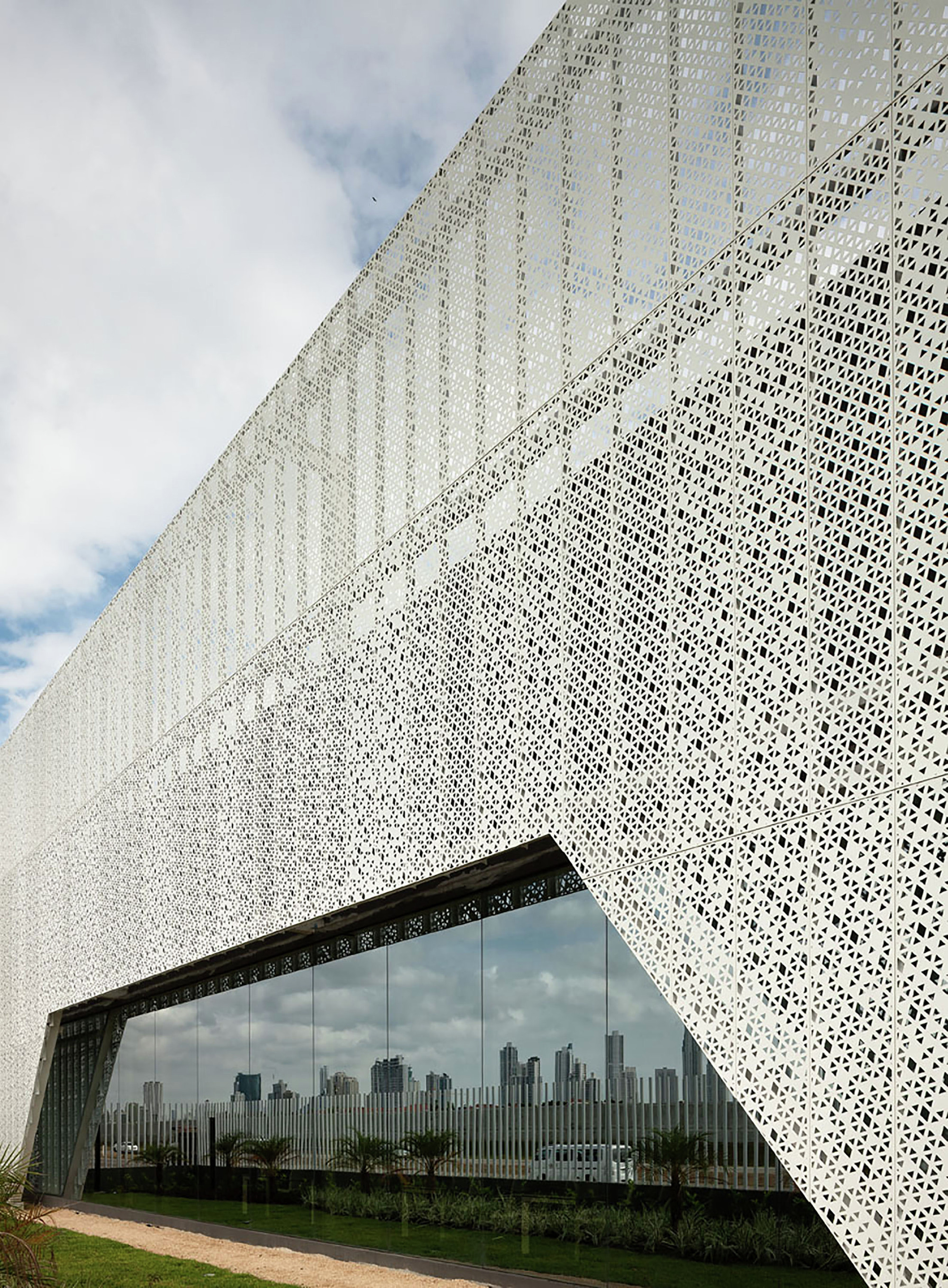 Gallery of Panama Diamond Exchange / Mallol - 12