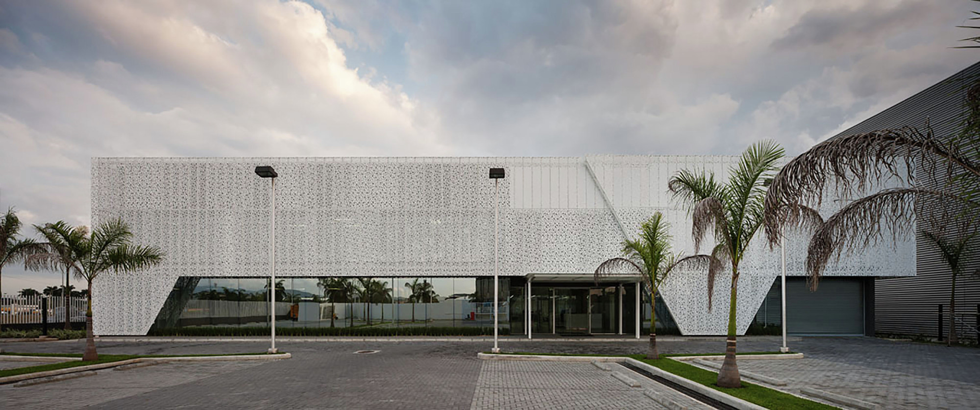 Gallery of Panama Diamond Exchange / Mallol - 9