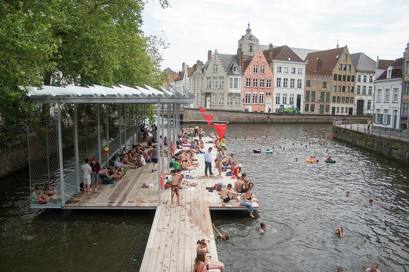 Gallery of Canal Swimmer's Club / Atelier Bow-Wow + Architectuuratelier ...