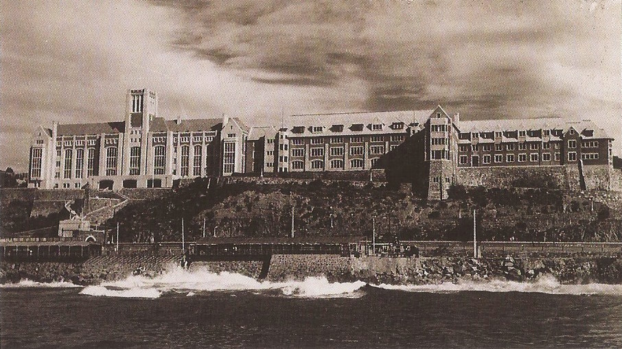 Galería de Clásicos de Arquitectura: Casa Central de la Universidad ...