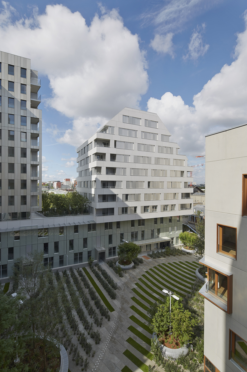 画廊 巴黎Macrolot E10 综合住宅区 / MAAST + aasb + toa | architectes associés ...