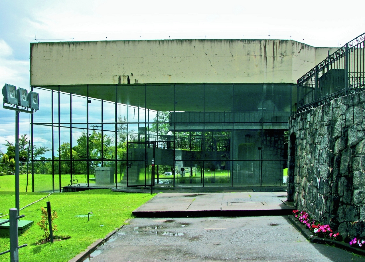 Galeria de AD Classics: Capela de São Pedro / Paulo Mendes da Rocha - 21