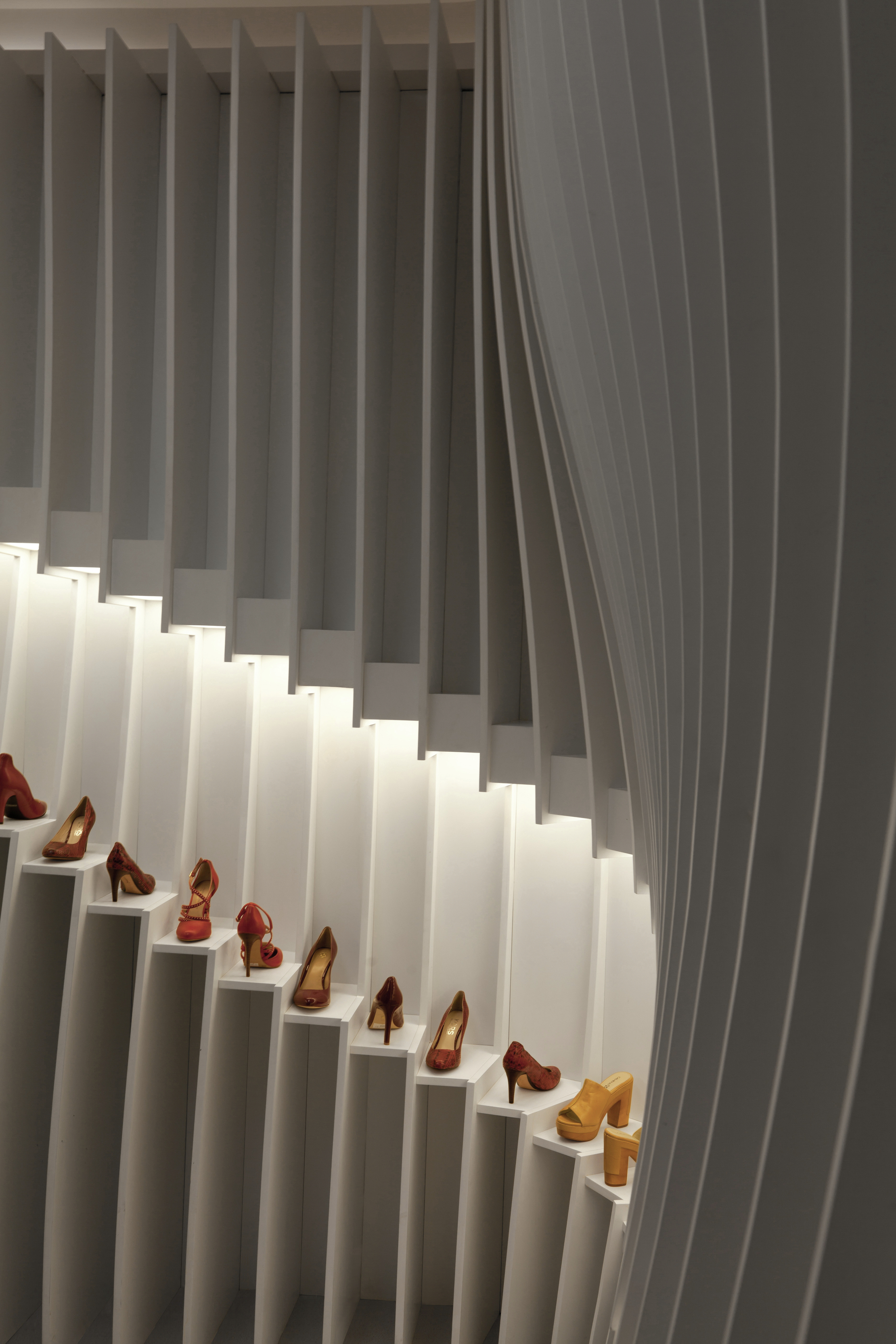 Gallery of 'Importance of Walking' Store / Praxis d’Architecture - 10