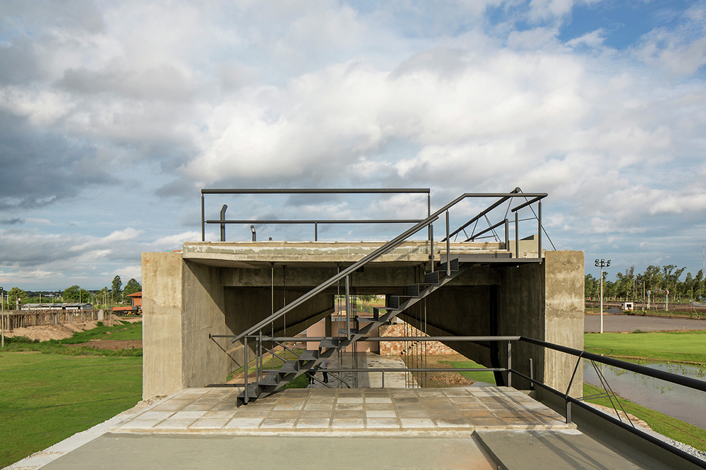 Galeria de Driving Range Público / Javier Corvalán + Laboratorio de ...