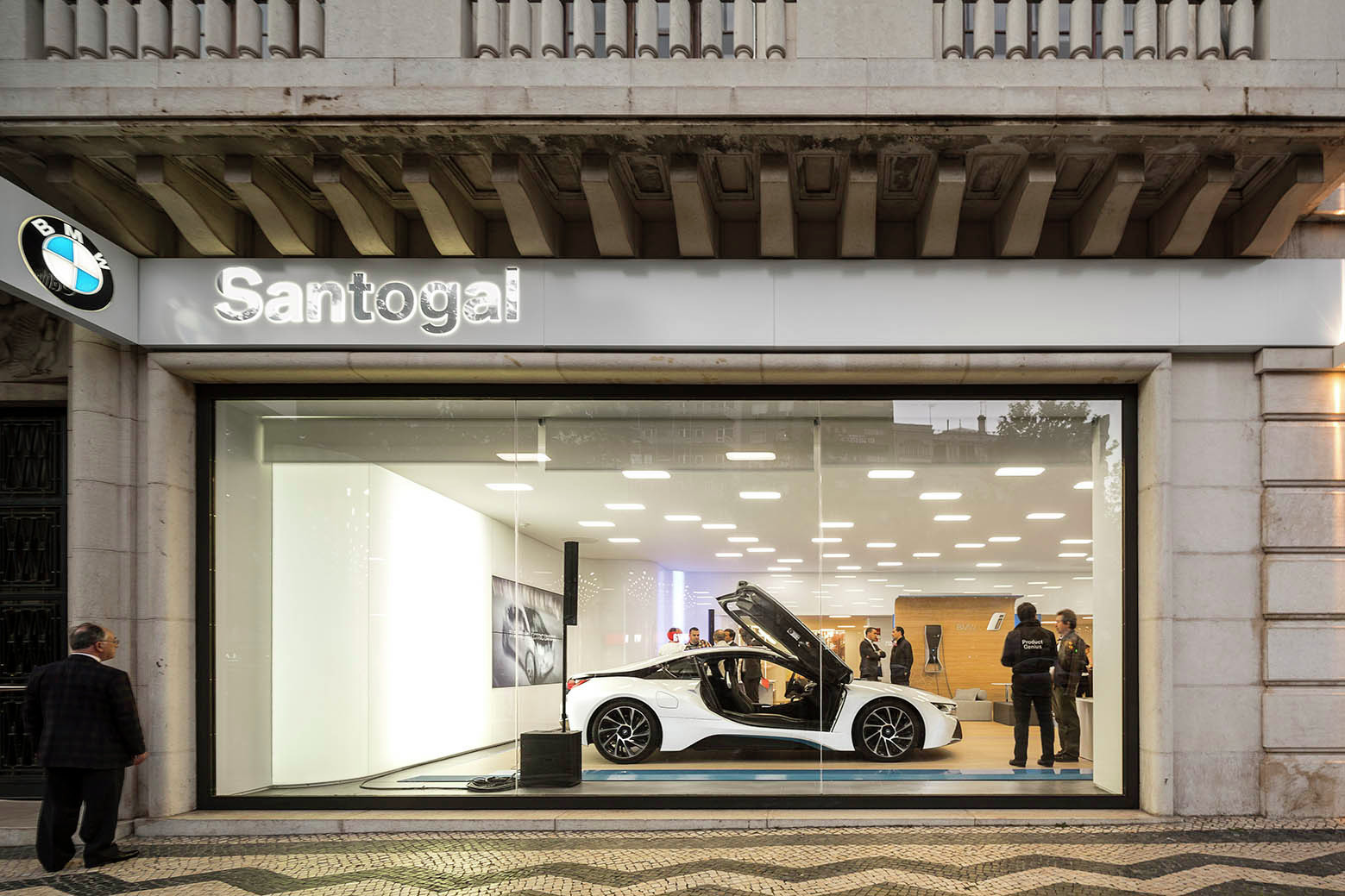 Galería de Punto de venta BMW / Atelier Central Arquitectos - 8