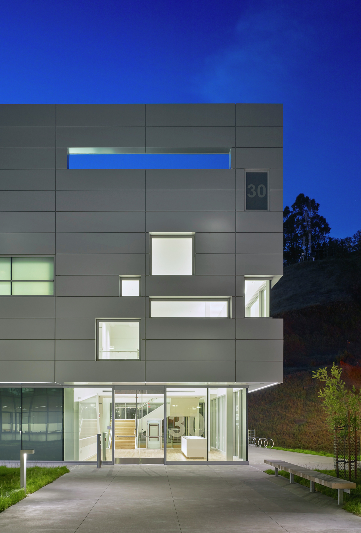 Gallery of Chu Hall - Solar Energy Research Center / SmithGroup - 8