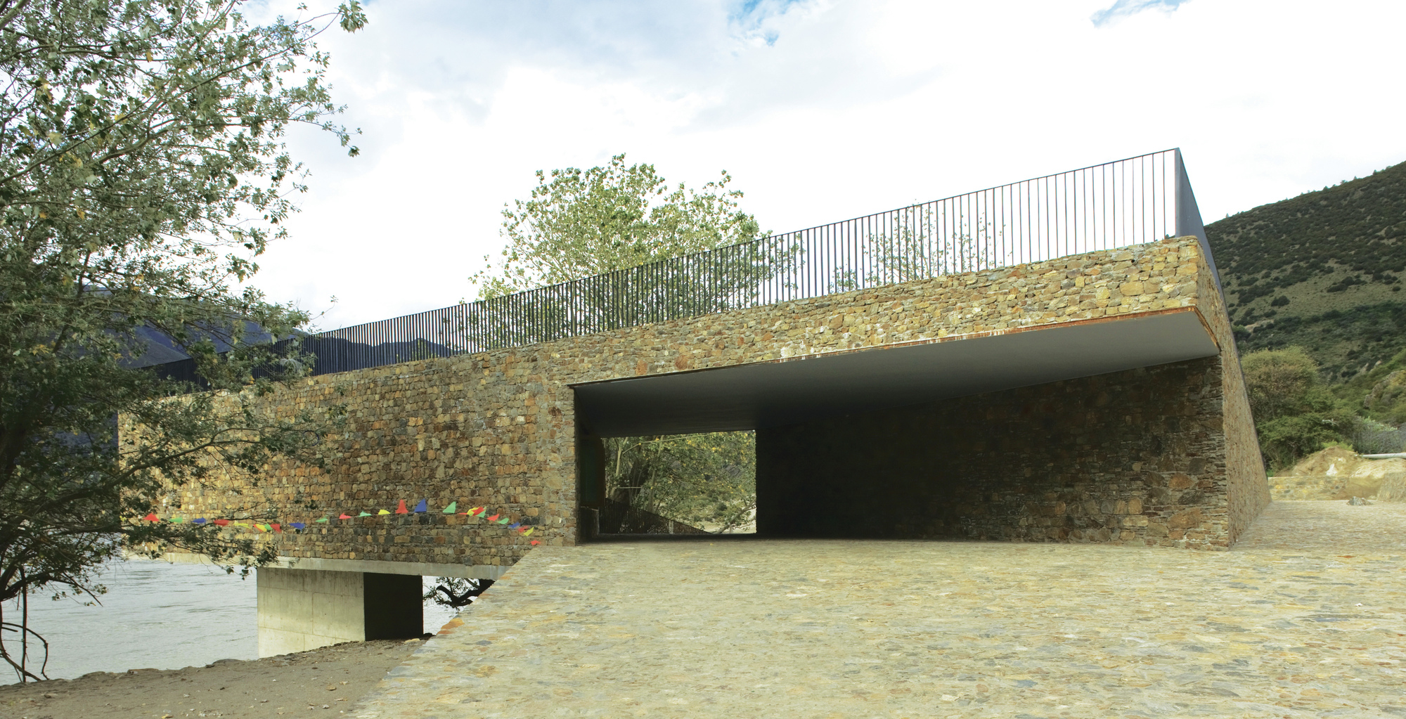 Gallery of Yaluntzangpu River Terminal / ZAO/standardarchitecture ...