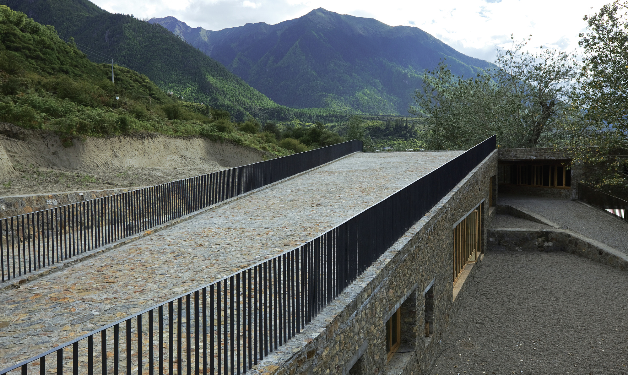 Gallery of Yaluntzangpu River Terminal / ZAO/standardarchitecture ...