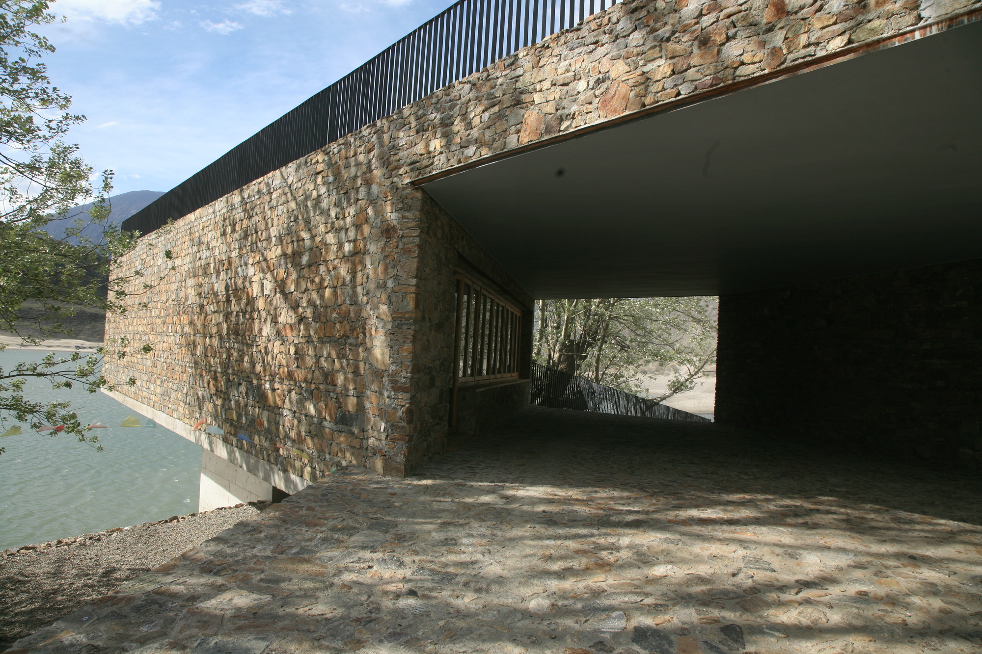 Gallery of Yaluntzangpu River Terminal / ZAO/standardarchitecture ...