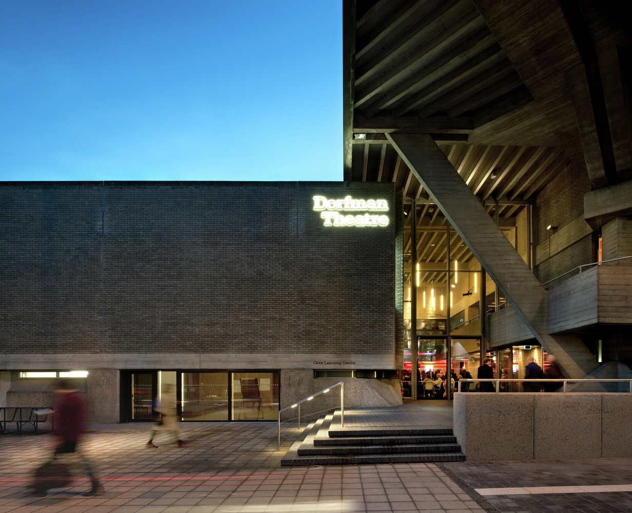 Gallery of AHMM's Burntwood School Wins the 2015 Stirling Prize - 11