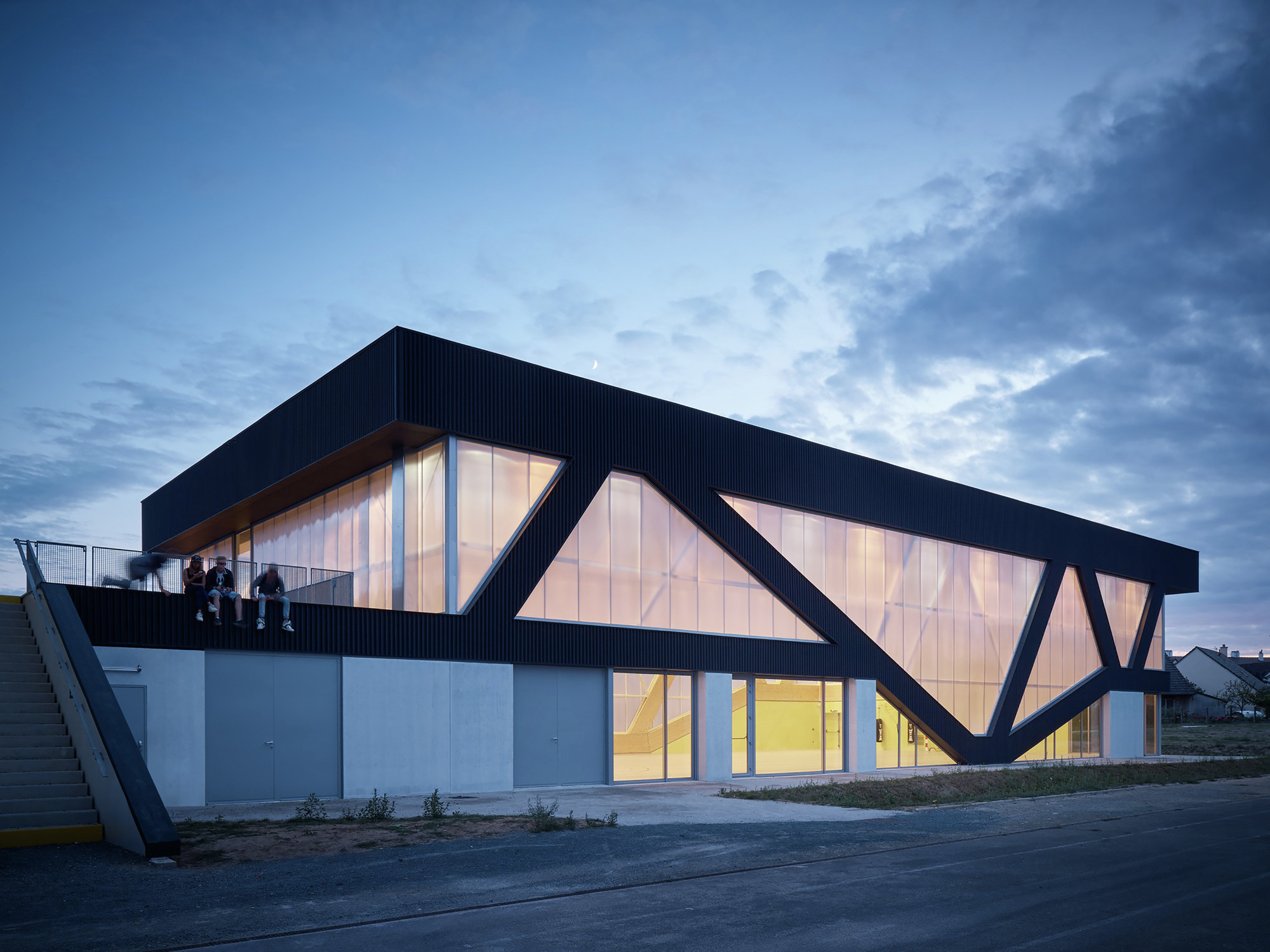 Gallery of Nathalie Mauclair Gymnasium / Schemaa - 18