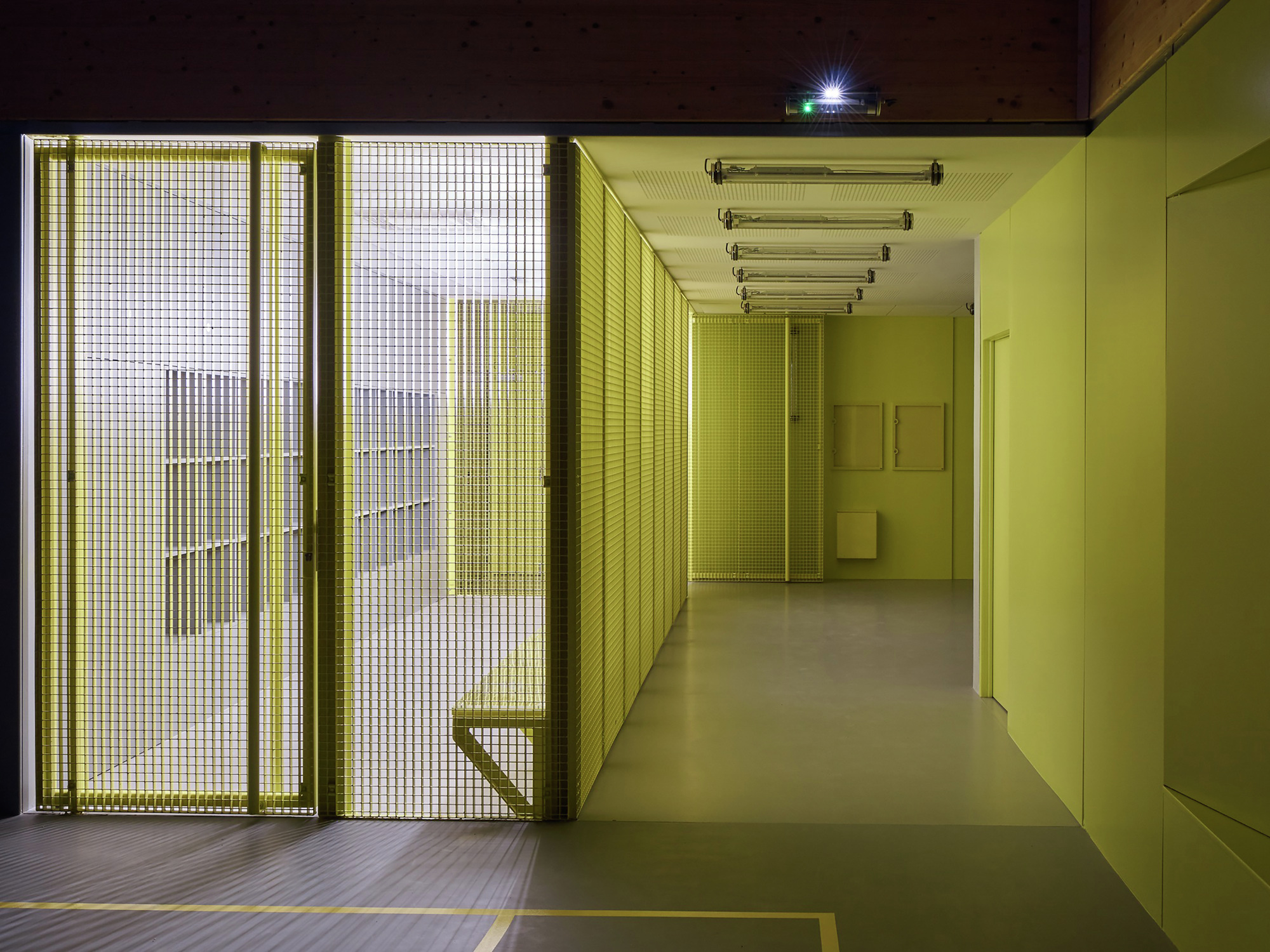 Gallery of Nathalie Mauclair Gymnasium / Schemaa - 21